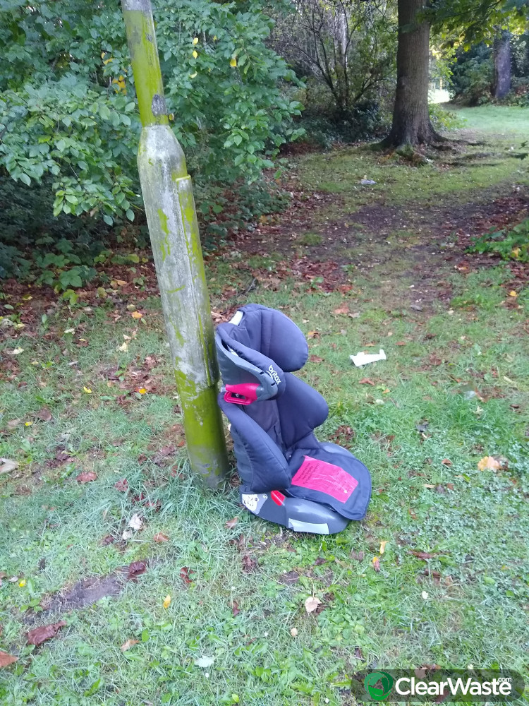 Fly-tipping in Hazel Grove, Hatfield - ClearWaste