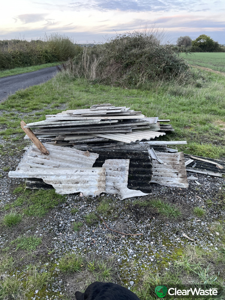 Fly-tipping in Wills Lane, Romney Marsh - ClearWaste
